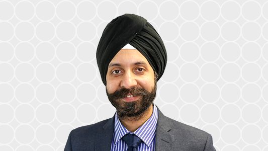 Arun Sachdev: Consultant Ophthalmologist in London